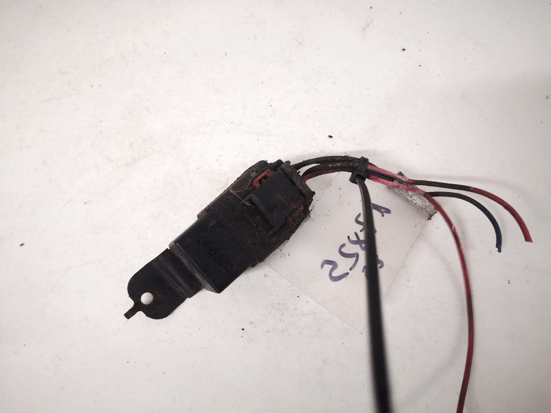 04868478aa used Relay module Chrysler Voyager 2004 2.5L - EIS01589109 ...