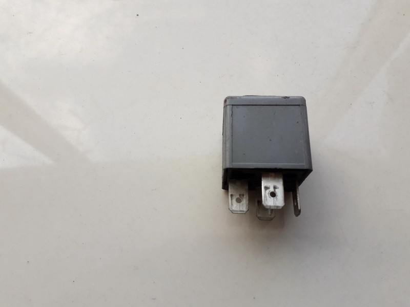 7700421178 Renault Laguna 1998 Relay module | EuroImpex