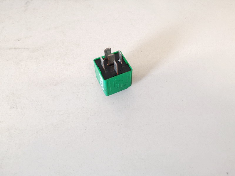 93bg13a025a1b used Relay module Mazda 121 1998 1.3L - EIS01619216 ...