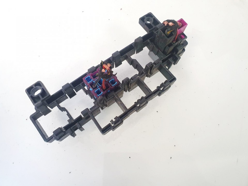 8e0937503 used Fuse box Audi A6 2002 2.5L - EIS01589262 | Used Auto ...