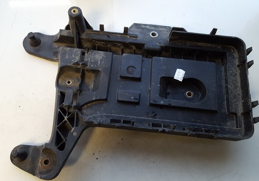 1k0915333c used Battery Boxes - Trays Volkswagen Passat 2007 ...