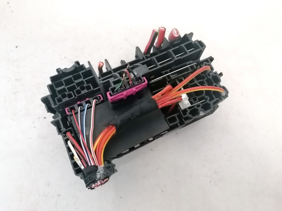 6C0941824D Skoda Fabia 2018 Fuse box | EuroImpex