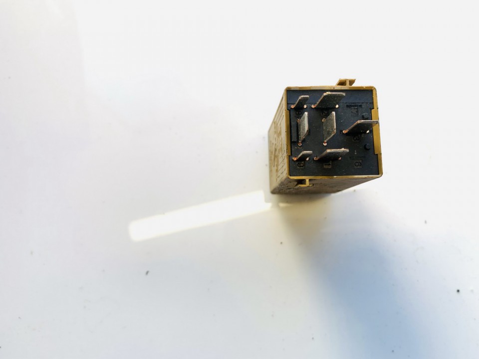 61368384505 v23141-b3001-x15 Relay module BMW 5-Series 2006 ...