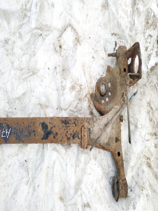 used used Rear subframe Toyota Yaris Verso 2000 1.3L - EIS01569433 ...