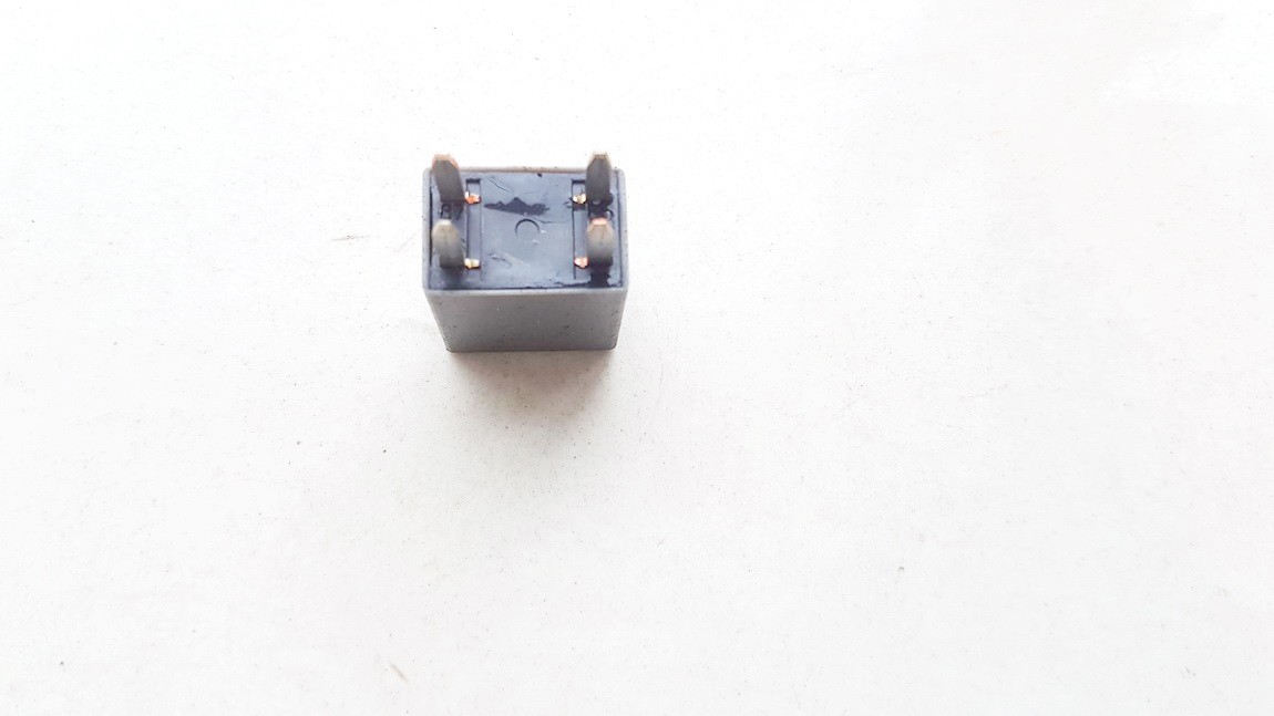 0k2a267740 used Relay module Kia Sportage 2009 2.0L - EIS00919459 ...