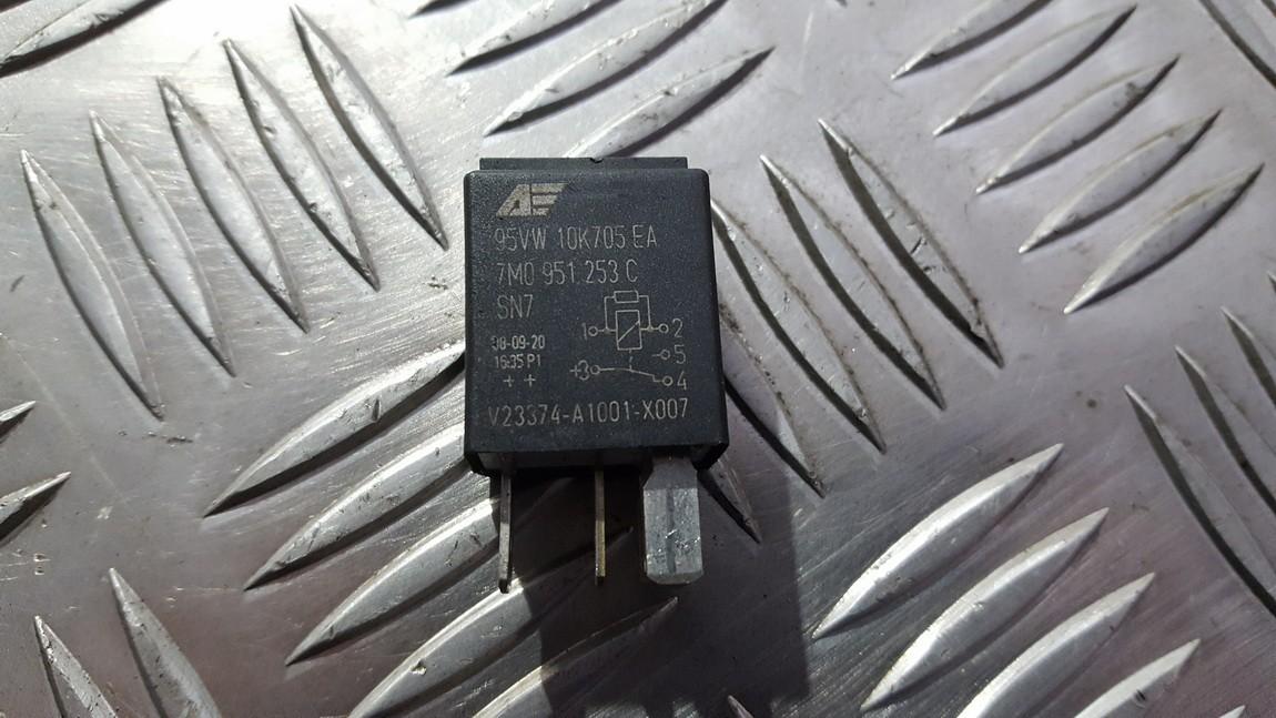 95VW10K705EA 7M0951253C, V23374-A1001-X007, V23374A1001X007 Relay ...