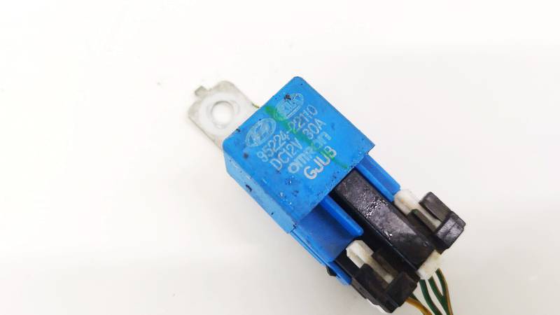 9522422110 95224-22110 Relay module Kia Sorento 2012 2.2L - EIS02240957 ...