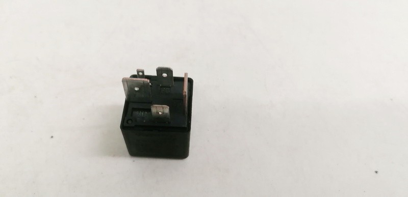 3D0951253A V23134-B59-X418 Relay module Audi A3 2003 2.0L - EIS01289614 ...
