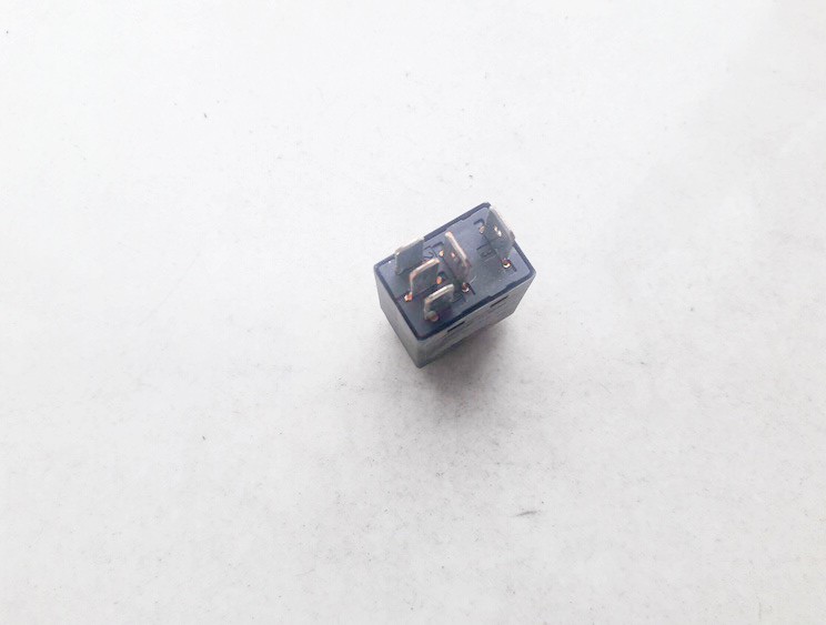 7m0951253c 95vw10k705ea, v23074-a1001-x47 Relay module Volkswagen ...