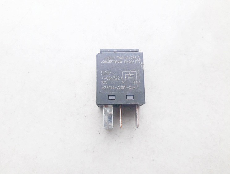 7m0951253c 95vw10k705ea, v23074-a1001-x47 Relay module Volkswagen ...