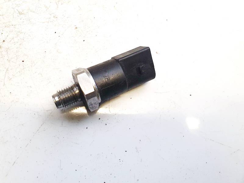 0281002239 08921000445 High pressure fuel line sensor Mercedes-Benz A ...