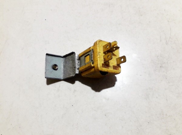 12v4b1m 12v4b-1m Relay module Subaru Impreza 1998 - EIS00669788 | Used ...