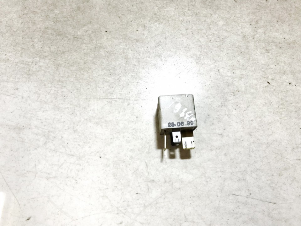 8d0951253 used Relay module Volkswagen Passat 1999 1.9L - EIS00999791 ...