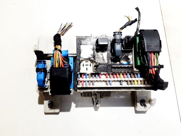 31268178 31254903 Fuse box Volvo V50 2008 2.0L - EIS00759836 | Used ...