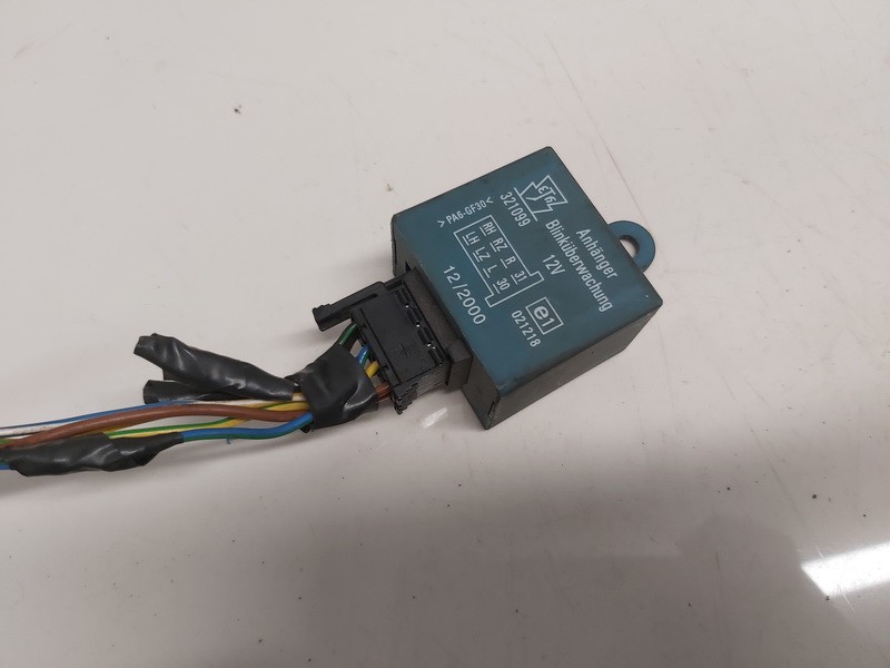 321099 used Tow bars relay (Trailer Module) Volkswagen Passat 1997 1.8L ...