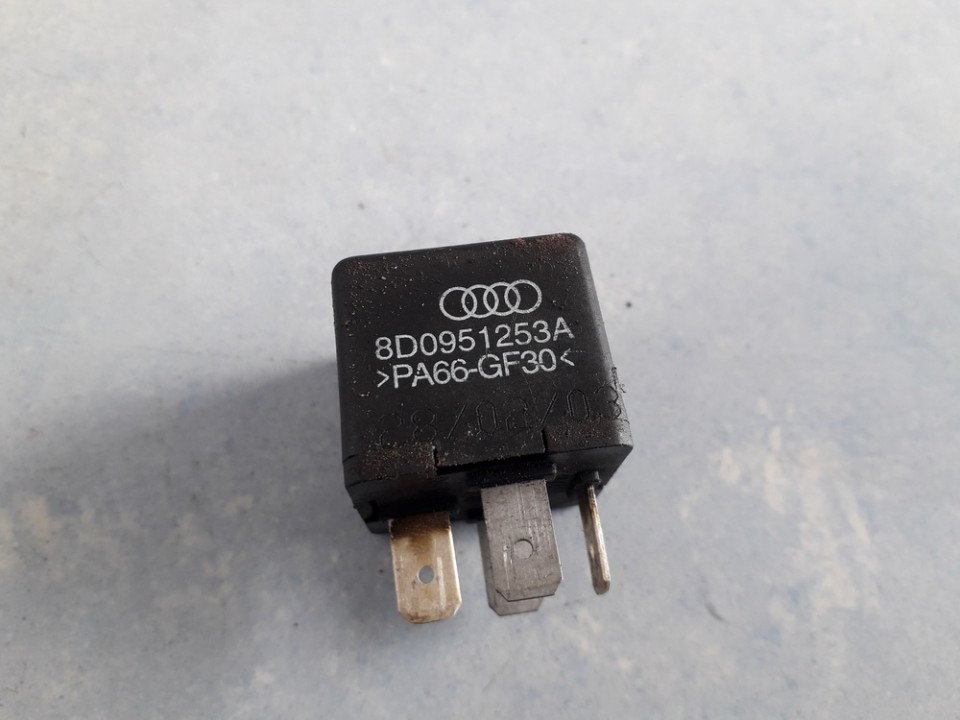 8d0951253a used Relay module Volkswagen Passat 2000 - EIS00669895 ...