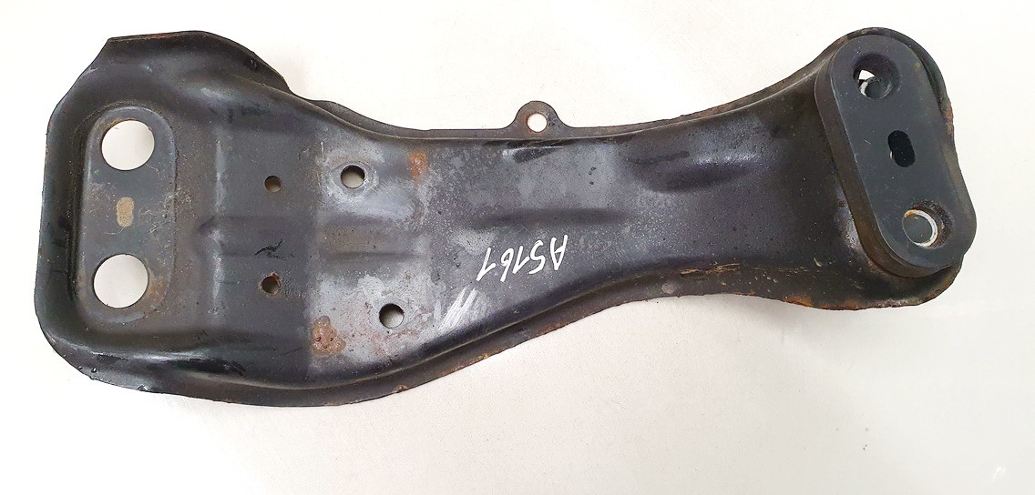 used used Engine Mount Bracket and Gearbox Mount Bracket Subaru Outback ...