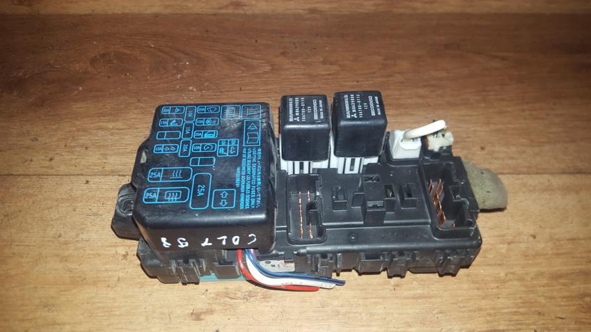 mr228760 2323006073 Fuse box Mitsubishi Colt 1999 1.3L - EIS00089913 ...