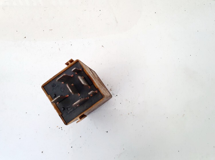 61368384505 v23141-b3001-x15 Relay module BMW 5-Series 2005 2.0L ...