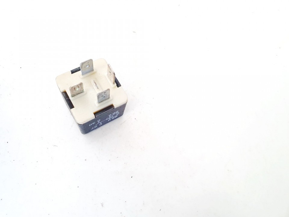 141951253b used Relay module Volkswagen Golf 2003 1.6L - EIS01659928 ...
