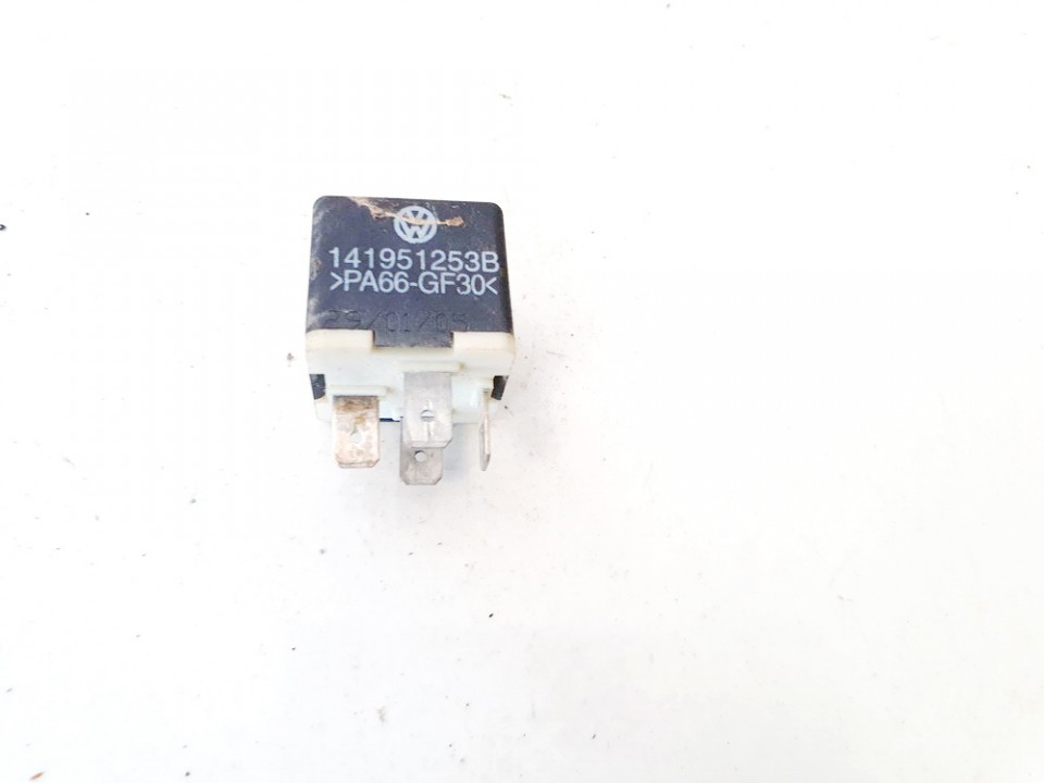 141951253b used Relay module Volkswagen Golf 2003 1.6L - EIS01659928 ...
