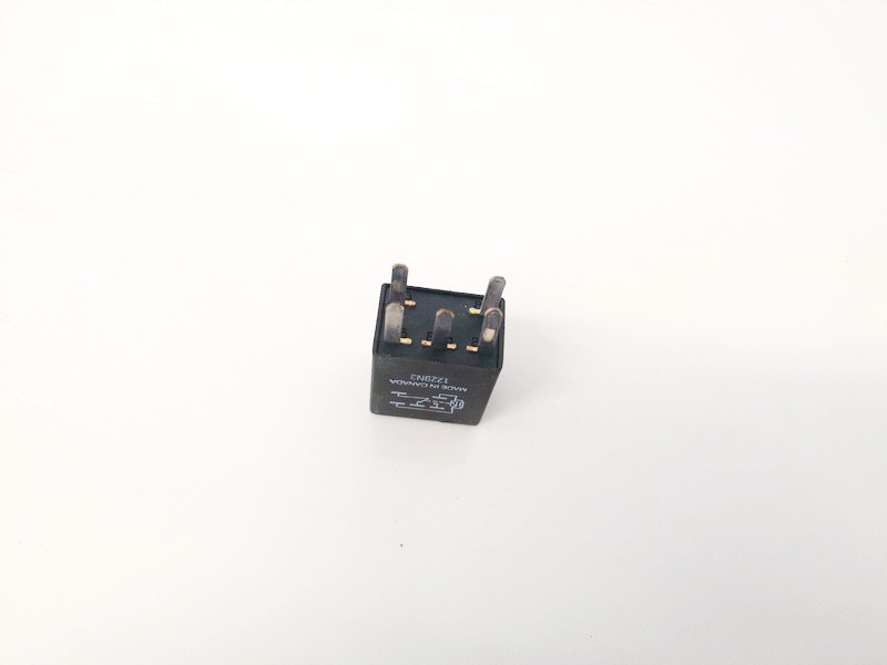 05269988aa used Relay module Chrysler PT Cruiser 2003 2.0L ...