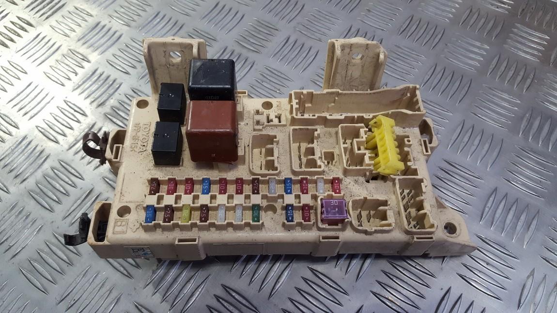 8922144050 89221-44050 Fuse box Toyota Avensis Verso 2003 2.0L 19EUR ...